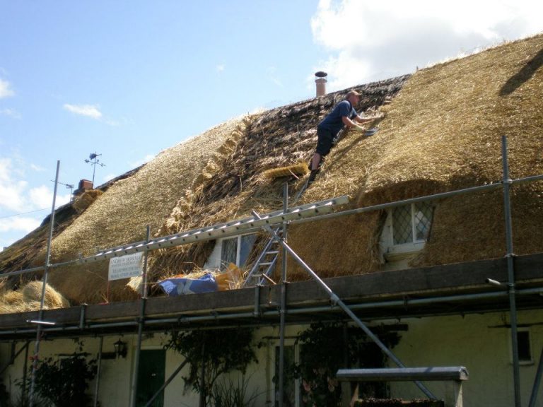 Thatched Roofs: Useful Information Guide | Roof Online