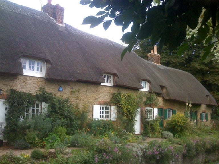 Thatched Roofs: Useful Information Guide | Roof Online